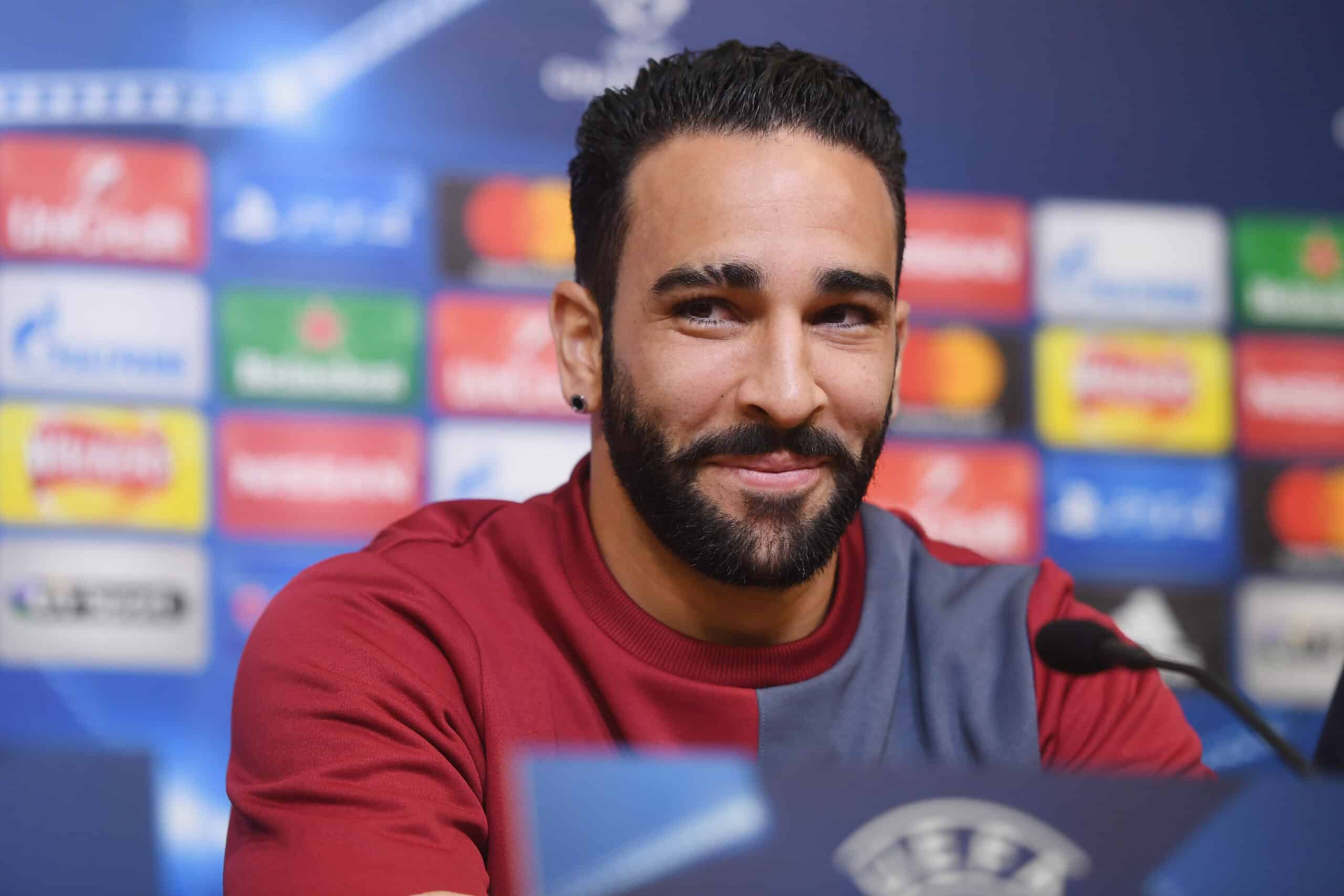 Plus drôle que doué, Adil Rami (ex-LOSC) s'essaie au Red My Lips | Le ...